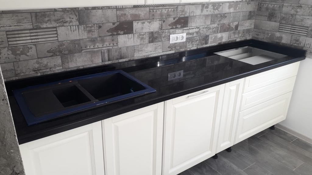 Blat bucatarie Granit Negru Galaxy – Poze de la Clientii VINCA