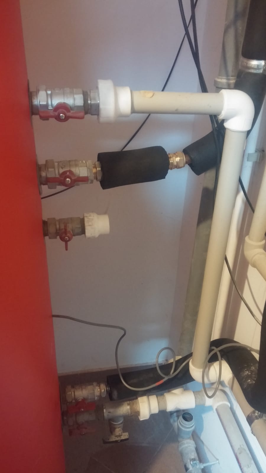 Instalatie panou solar apa calda menajera