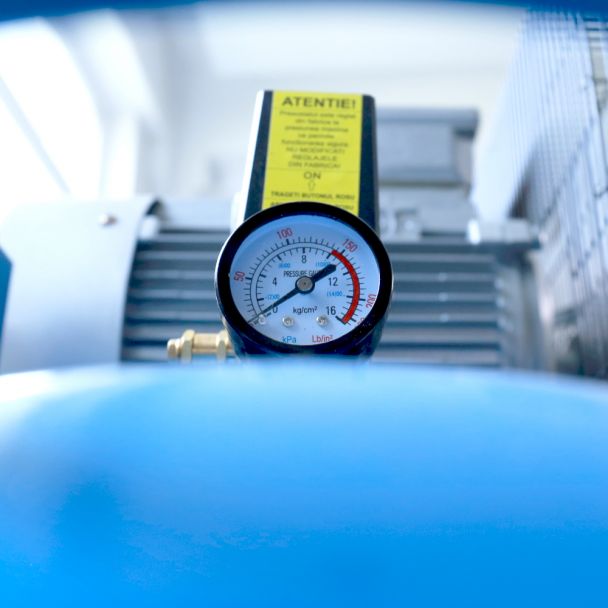 Compresor de aer Airmaster AIR5.5SHU10300, 300 l, 4 kW, 10 bar, 720 l/min