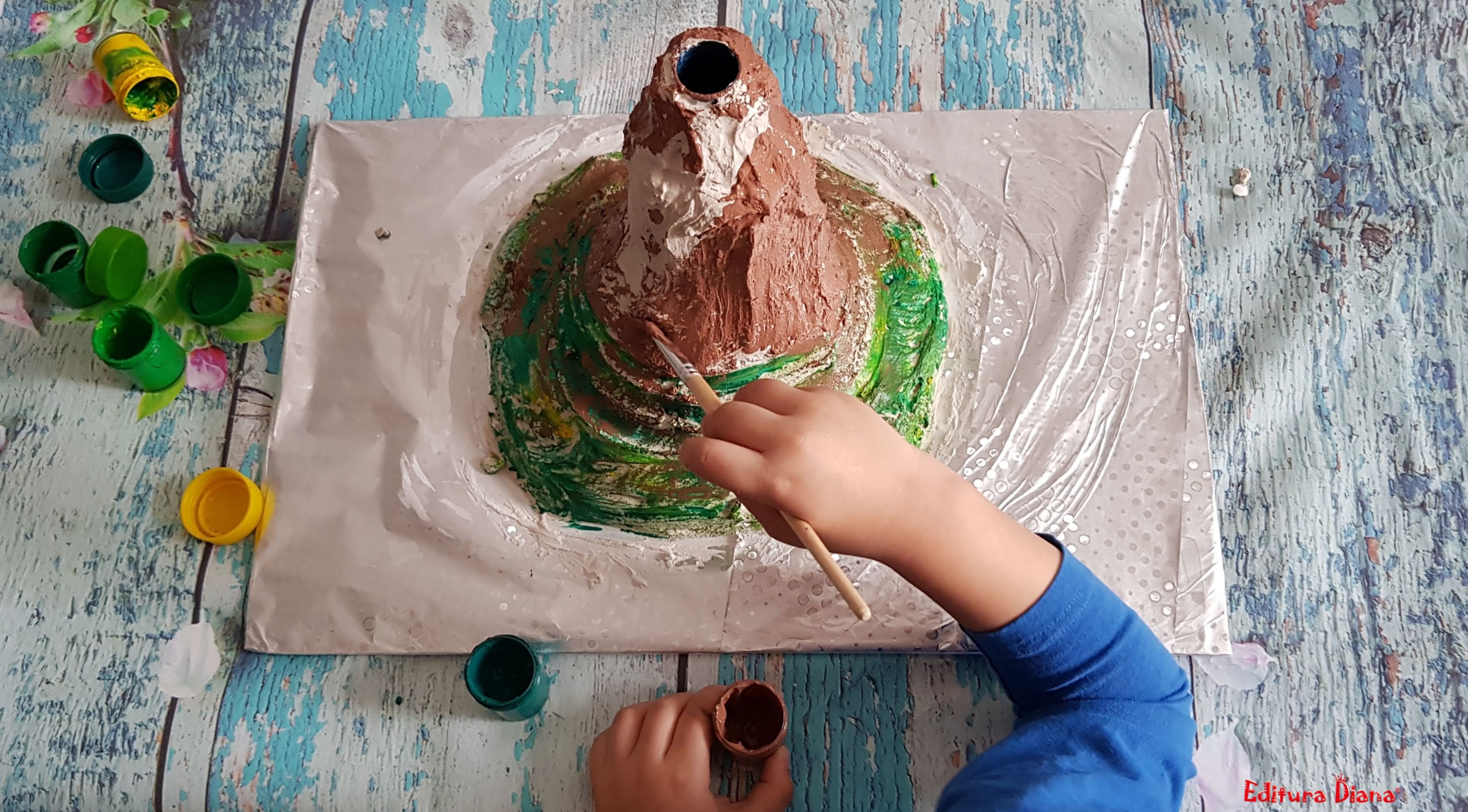 Experiment științific distractiv pentru copii | Cum erup vulcanii