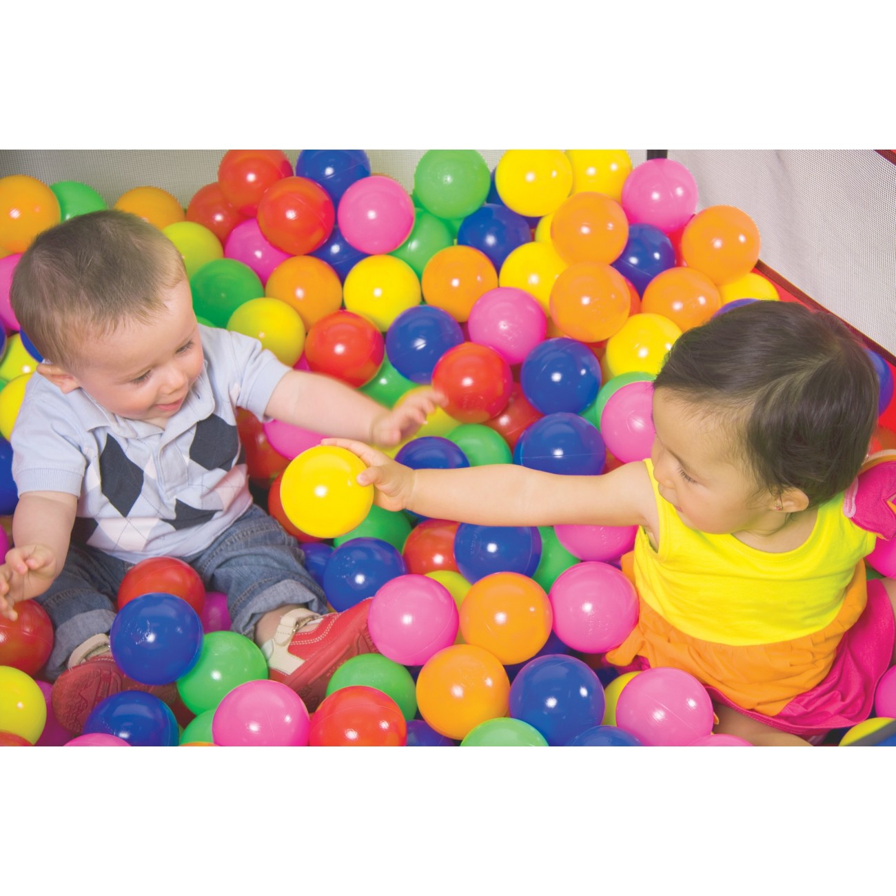 Set 500 de bile colorate pentru piscina