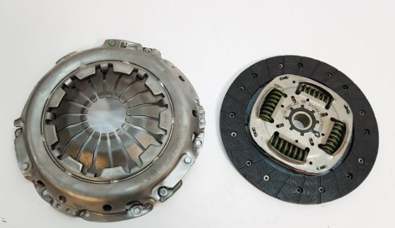 KIT AMBREIAJ KIT AMBREIAJ 1.0 TCE - OE 302051409R DACIA & RE...