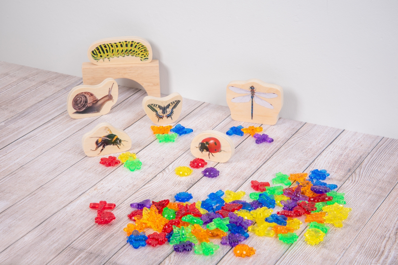 Stimulare vizuala Insecte transparente colorate 122558 Omfal Educational