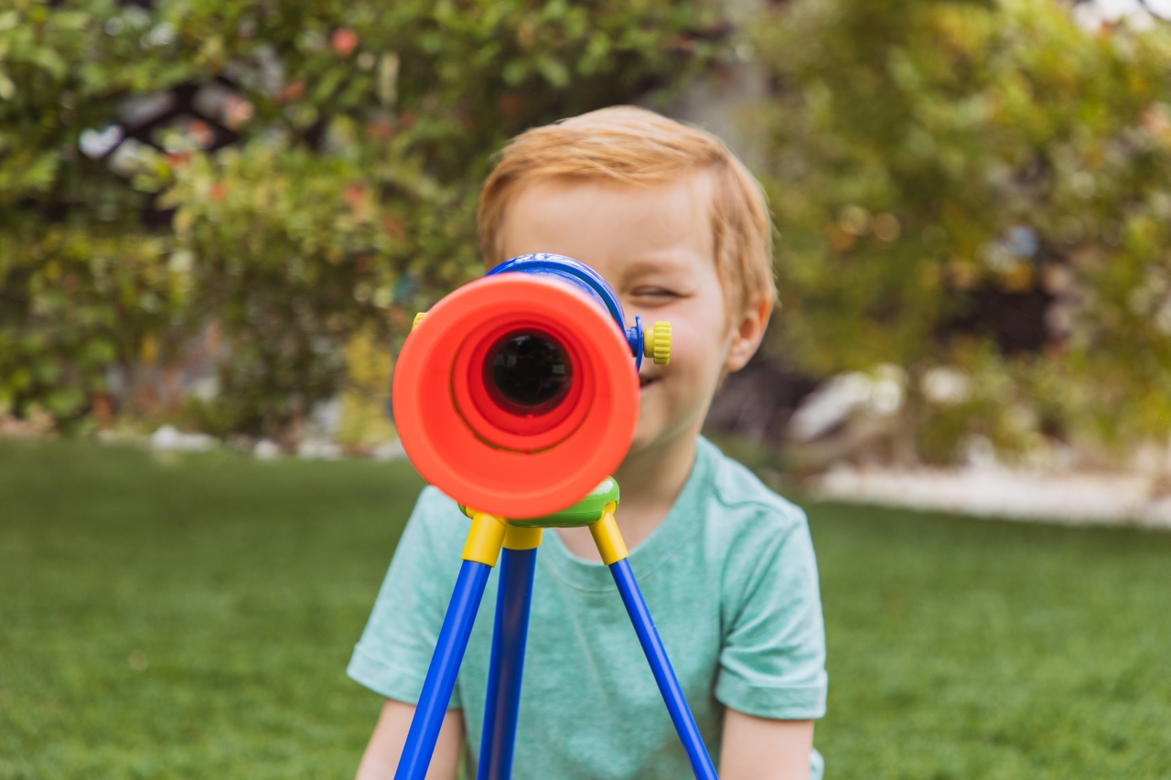 Masurare, observare Primul telescop 580123 Omfal Educational