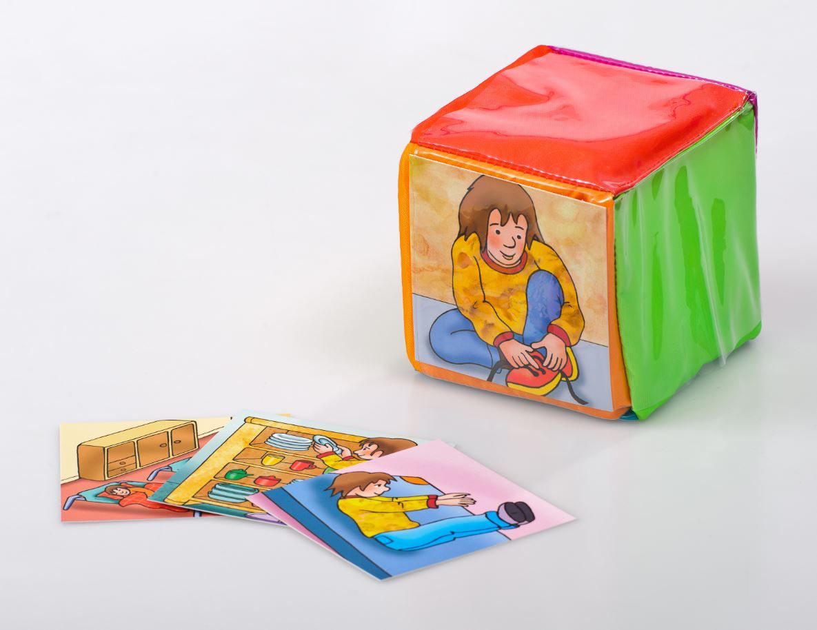 Numere, calcul si fractii Cub multicolor cu buzunare transparente ...