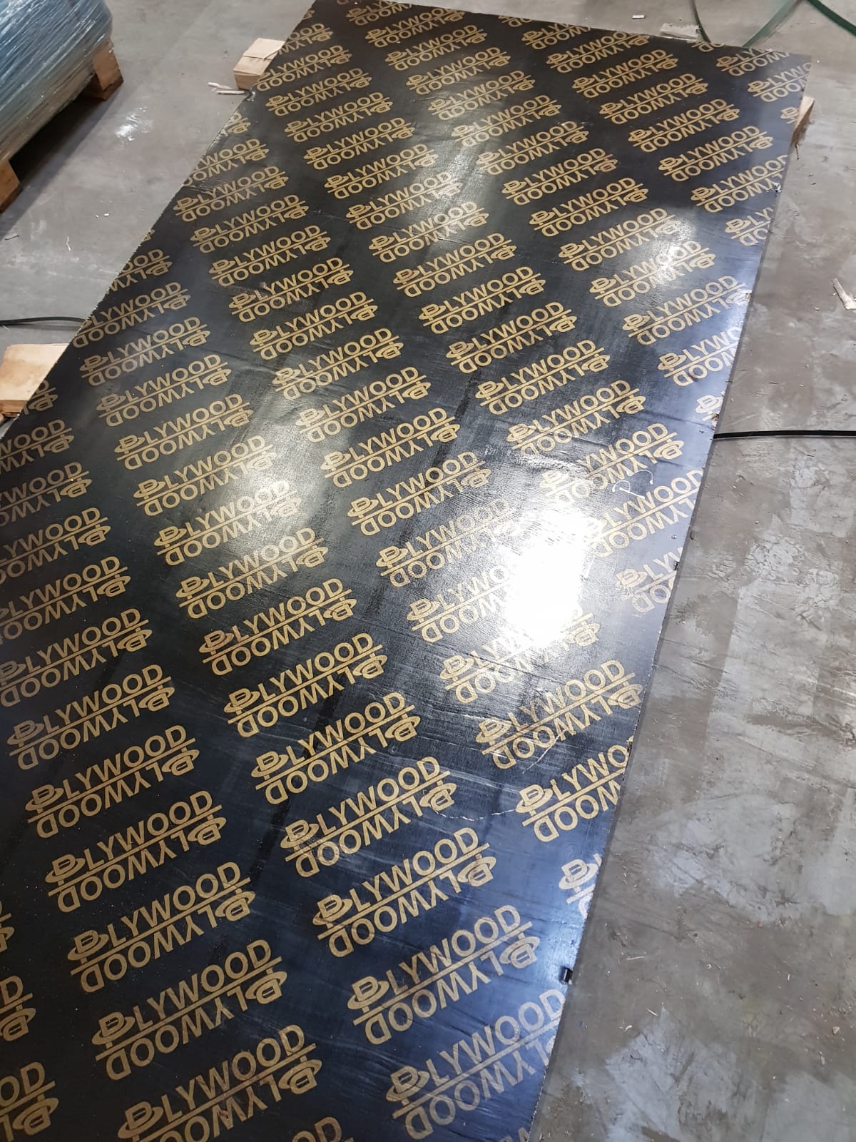 TEGO Placaj cofraj TEGO 18mm grosime, 1220 x 2440 mm, film n...